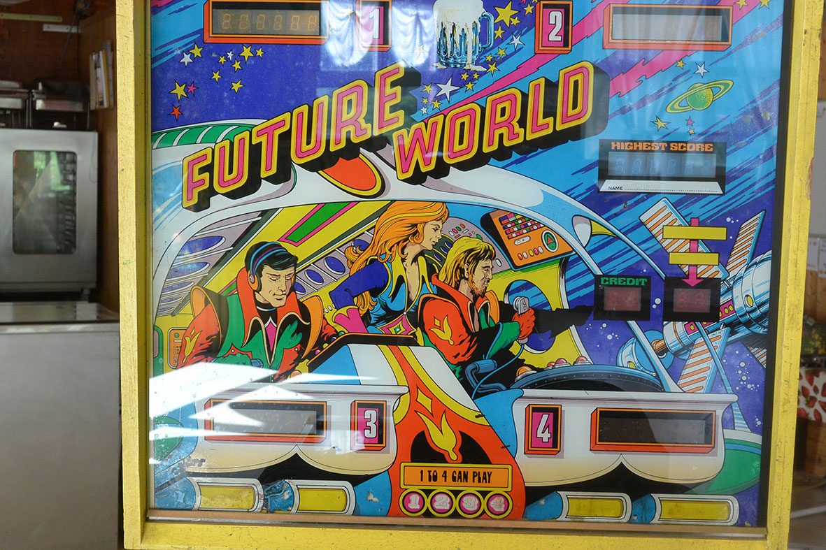 future world – Flipper Club Ticino